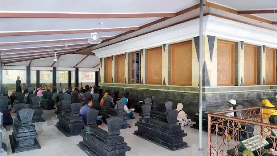 9 Makam Wisata Ziarah Walisongo, Rute & Tips Terlengkap